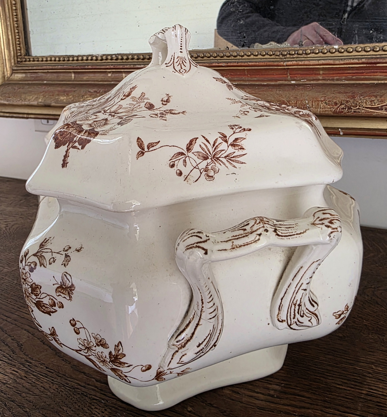 Miguel Meirelles Antiques – A Longwy Soup Tureen