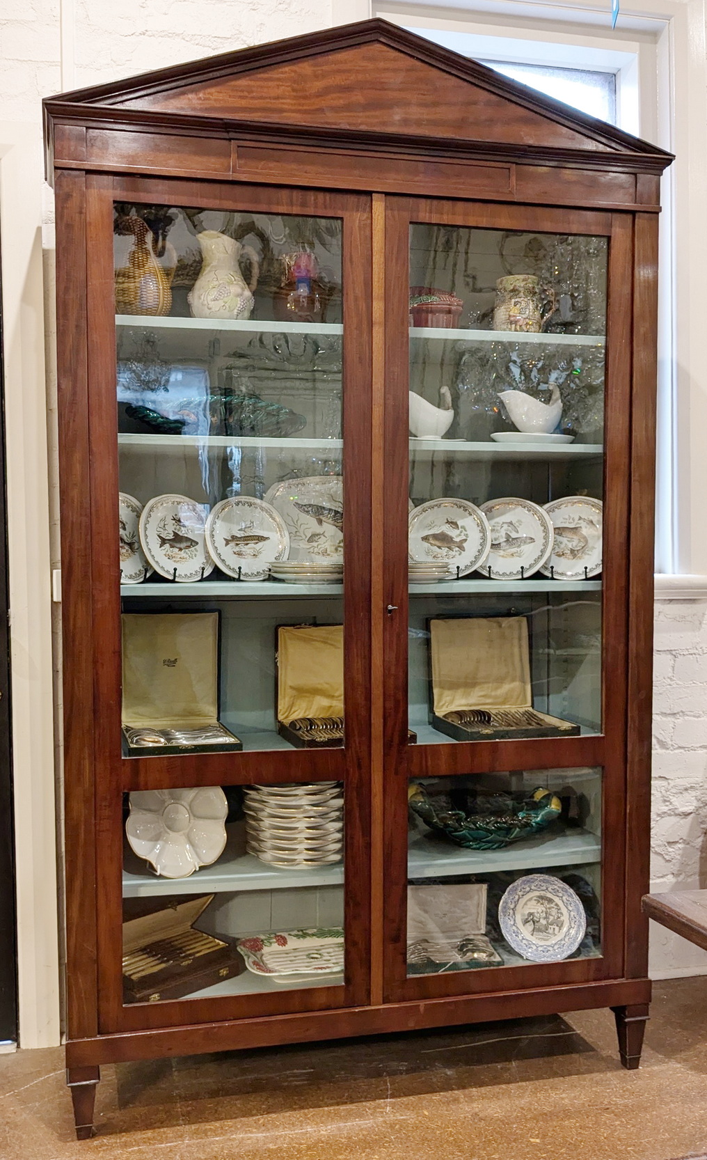 Miguel Meirelles Antiques – A fine Parisian Louis XVI Bookcase