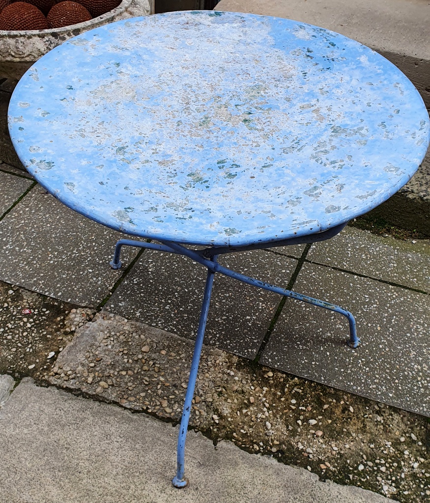 A French Garden Table