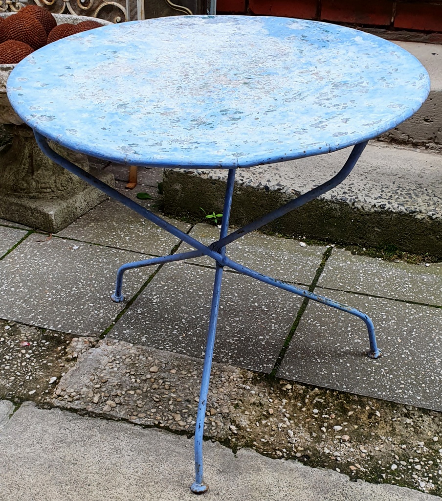 A French Garden Table