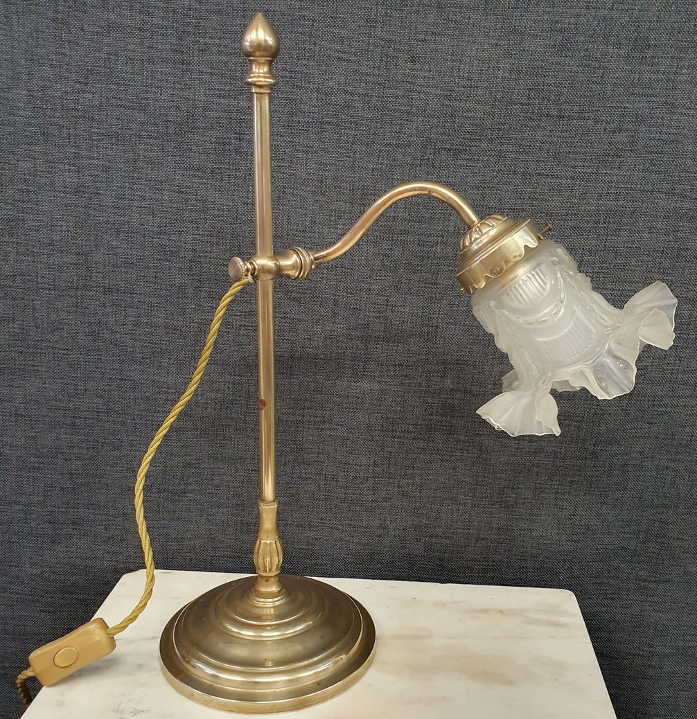 Miguel Meirelles Antiques – A French Desk Lamp