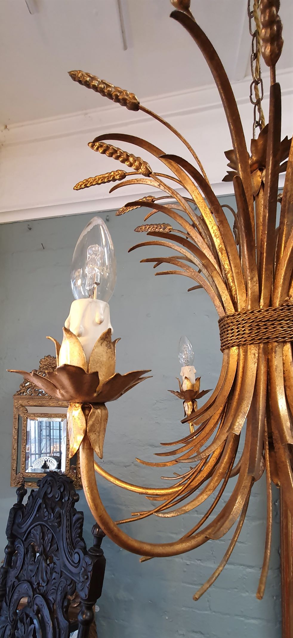 A French "Coco Chanel" Wheat Light